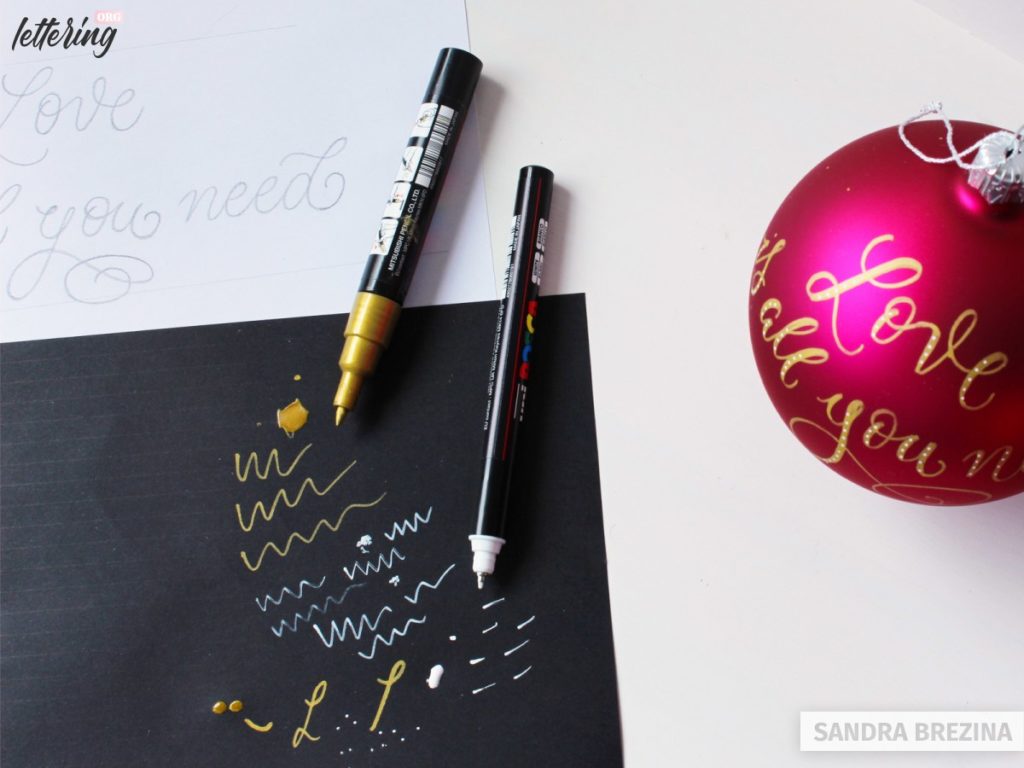 How to create gorgeous hand lettered Christmas ornaments (Tutorial)