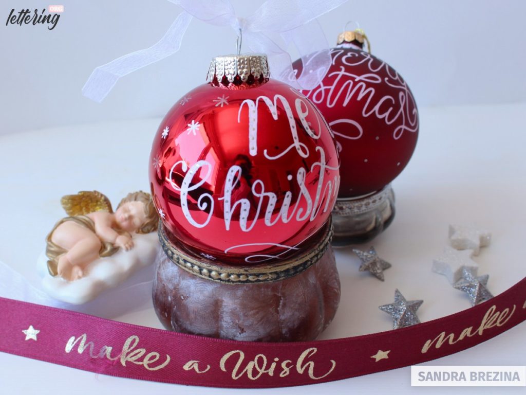 How to create gorgeous hand lettered Christmas ornaments (Tutorial)