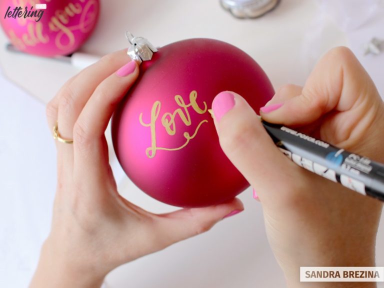 How to create gorgeous hand lettered Christmas ornaments (Tutorial)