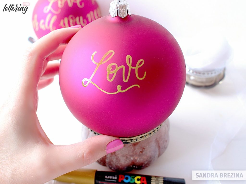 How to create gorgeous hand lettered Christmas ornaments (Tutorial)