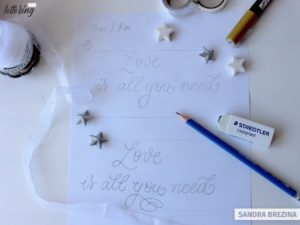 How to create gorgeous hand lettered Christmas ornaments (Tutorial)