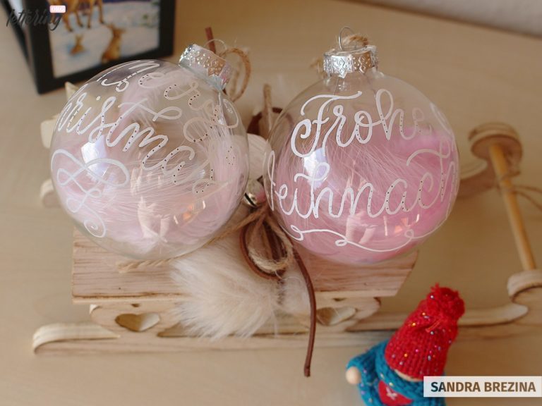 How to create gorgeous hand lettered Christmas ornaments (Tutorial)