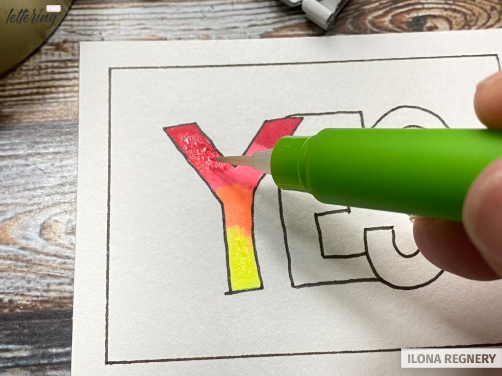 Ombre lettering - 5 amazing techniques to blend colors